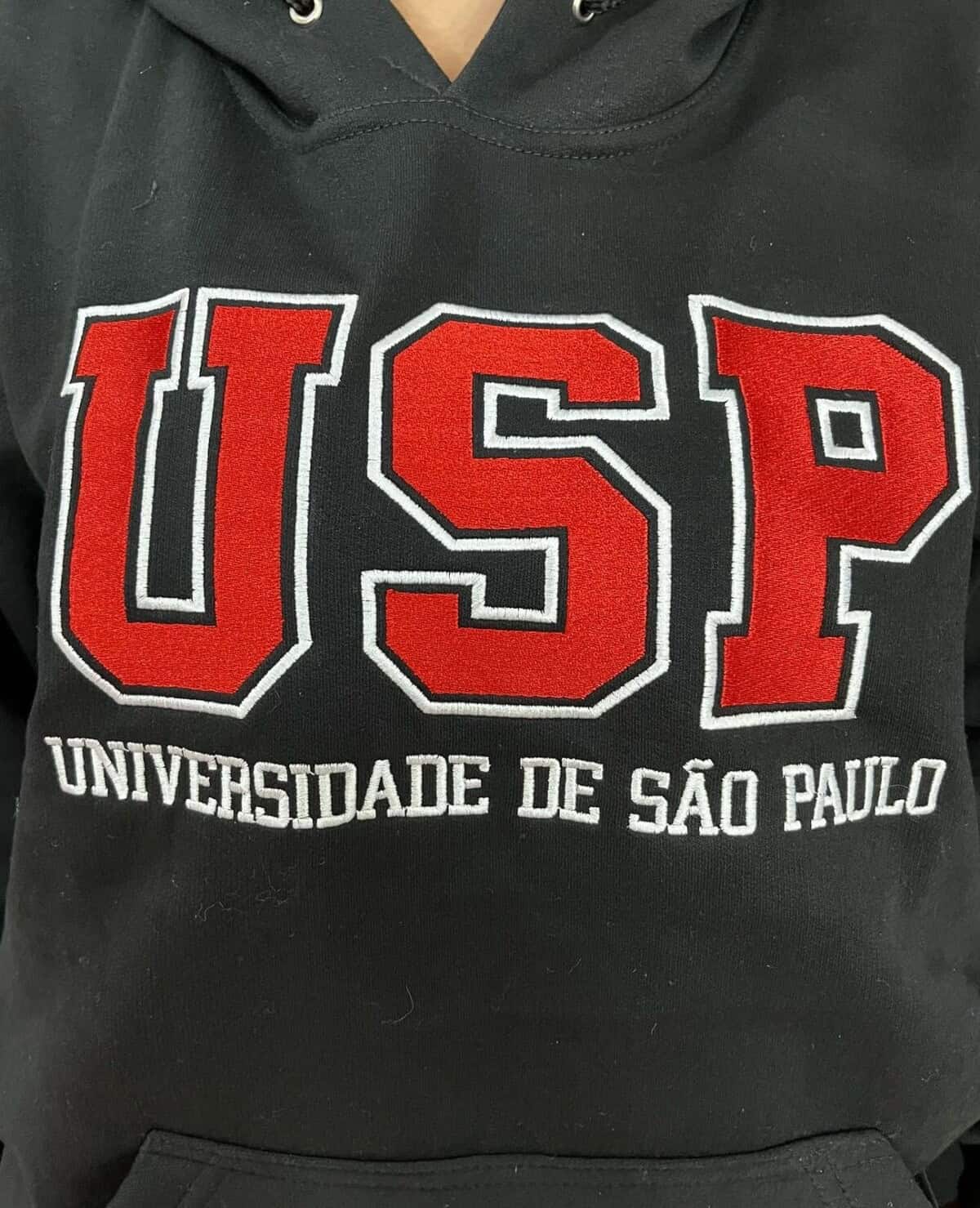 Blusa Moletom Preto Cangurú Bordado USP em Vermelho - Preto Bordado USP ...